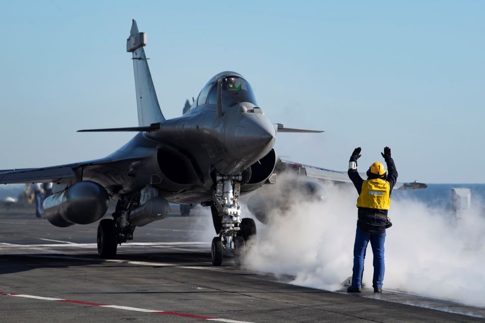 Indian Navy and Dassault Aviation Near Landmark Deal for Rafale M ...