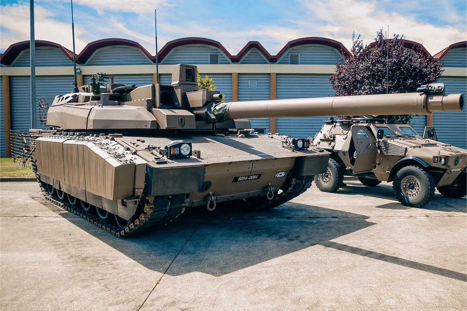 French Army Greenlights AI-Driven Enhancements for Leclerc XLR Main ...