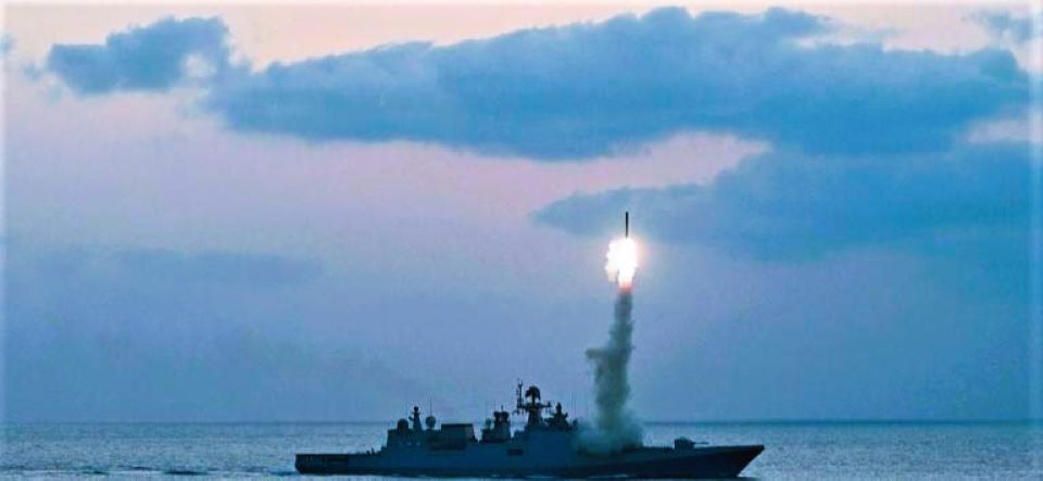 INS Surat’s MR-SAM Missile Launch Enhances Indian Navy’s Operational ...
