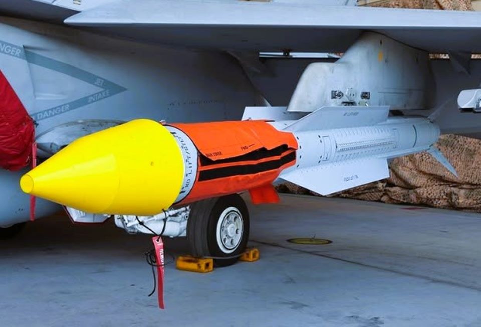 AIM-174B “Gunslinger”: U.S. Navy’s New Long-Range Missile Marks Strategic Shift in Air Dominance