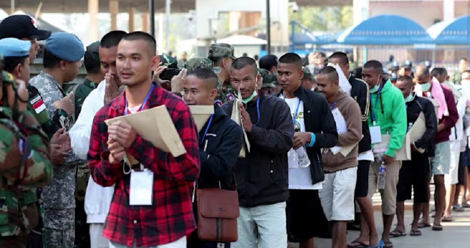 Thailand Releases 18 Cambodian Soldiers as Fragile Truce Holds Along ...