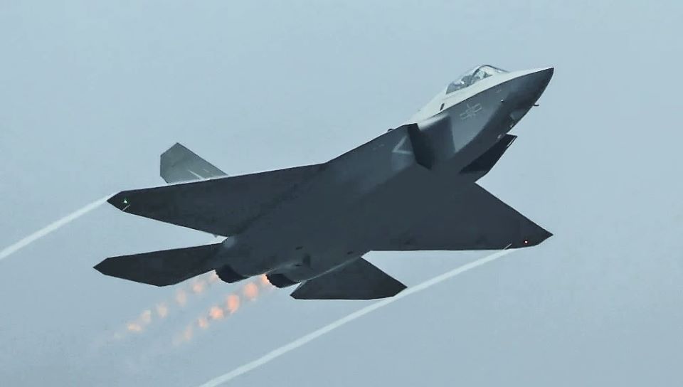 Pentagon Confirms China’s J-35 Stealth Fighter Offer to Pakistan ...